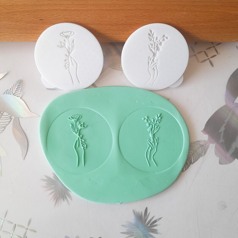 Modla Dama sa cvetnim šeširom - Kreativni Slatkiši